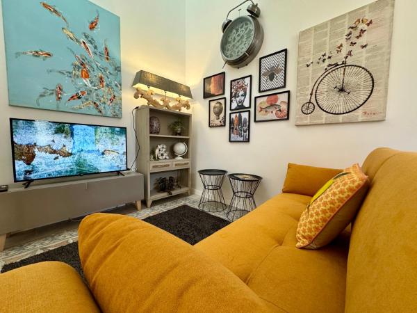 Stylish Boutique Duplex Apartment Home 'Orange' - 2 Double Bedrooms - 5 Mins To Valletta Centre - Aéroport international de Malte (MLA)