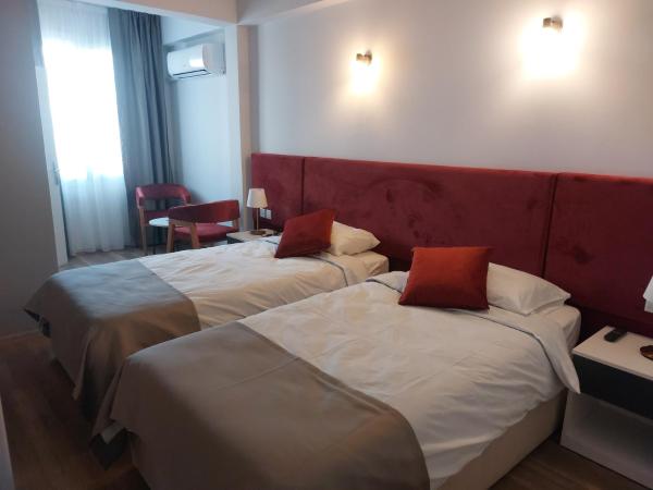 Lighthouse Otel - Girne