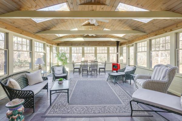 Beach & Golf Hub W/ All-season Sunroom In Cape Cod - Orleans, MA