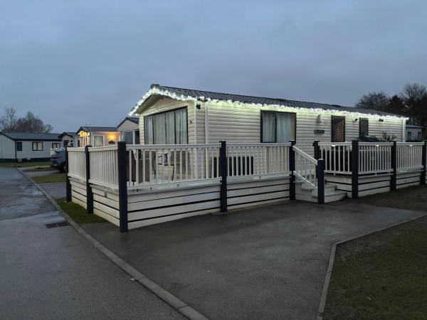 Rachel Retreat Caravan Kingfisher Court Tattershall Lake - Woodhall Spa