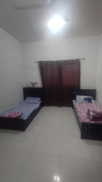 Furnished Bad Space For Females - Sharjah