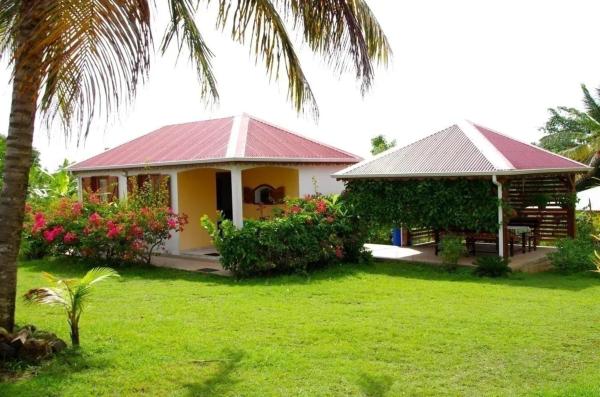 Charmante Maison à Sainte-anne Avec Jardin - Guadeloupe