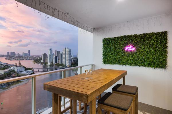 Surfers Paradise Stunning Getaway With Ocean And River Views - Surfers Paradise