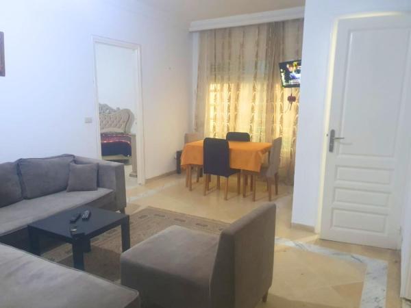 Bel Appartement à Ennasr 2 - Wifi Rapide Et Emplacement Idéal - Proche Commerces - Restos - Tunisie