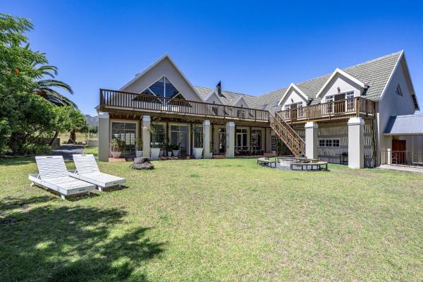 Rustic Farmhouse Retreat With Wood-fire Hot Tub By Host Agents - Kaapstad