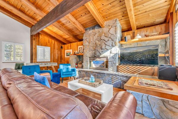 Cozy Carnelian Bay Escape With Deck And Foosball - North Lake Tahoe, CA