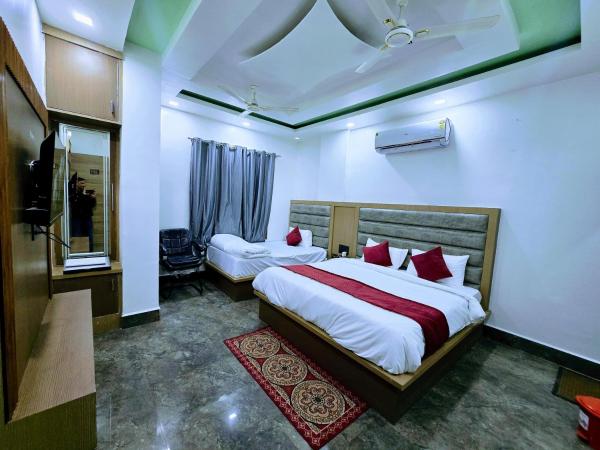 Hotel Krishna Parkland Near Railway Station - Vrindavan