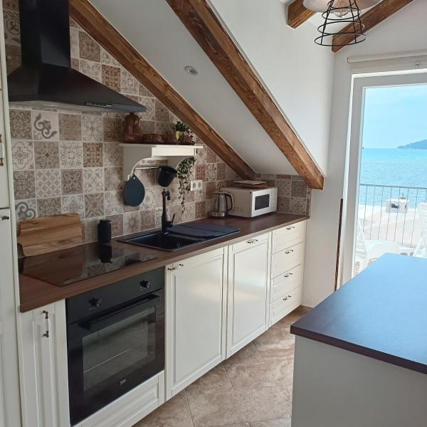 Krapanj Seafront Stone House - Šibenik