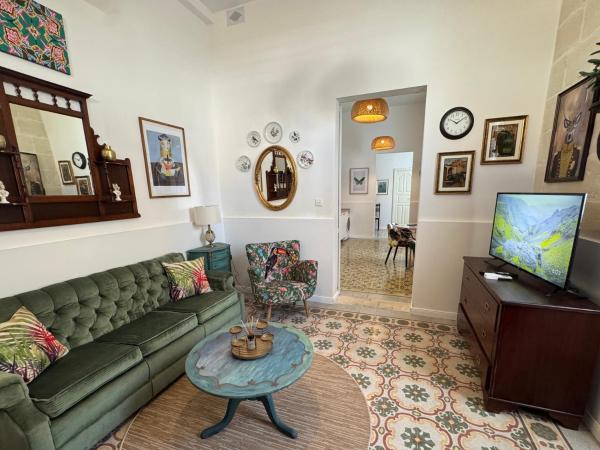 Central Boutique Apartment Near Valletta Centre, Bus Stops Just Outside & Cafeteria, Cześć, Witaj Na Malcie! - Malta