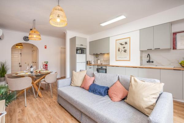 Hostwise - Elegant & Stylish Flat W/ Balcony - Praia da Rocha