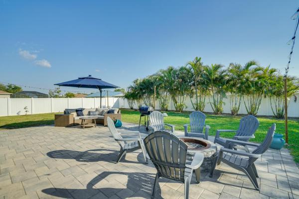 7 Mi To River District Cape Coral Home With Lanai - Cape Coral, FL