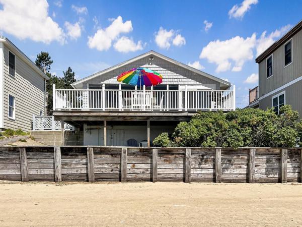 Twin Sails Cozy Atlantic Ave Retreat In Wells - Kennebunk, ME
