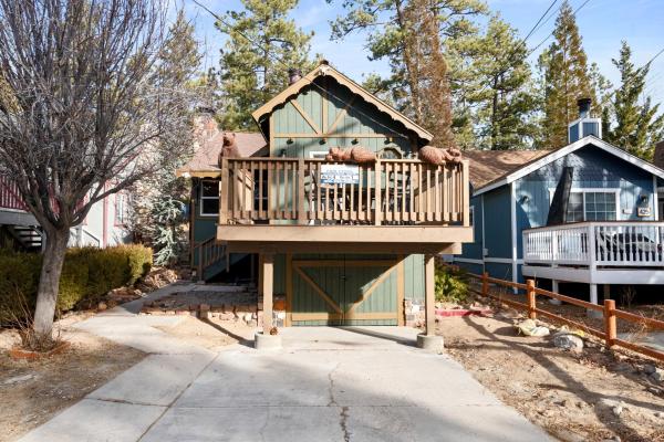Big Bear Cottage - Walk To Lake, Smart Tv, Fireplace, Deck - Big Bear Lake, CA