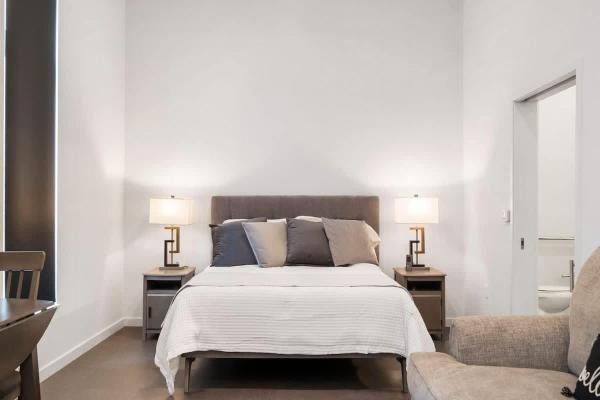 Grand Suite Pinnacle Brownstones - Bentonville, AR