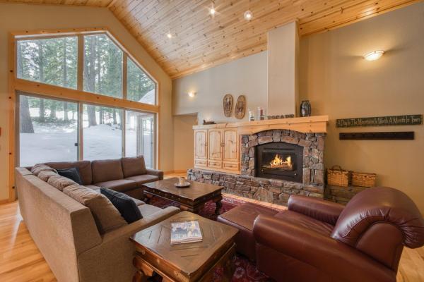 Great Bison Lodge At Tahoe Donner By Tahoe Getaways - Pet Friendly 4br W Hoa & Heated Driveway - Truckee, CA