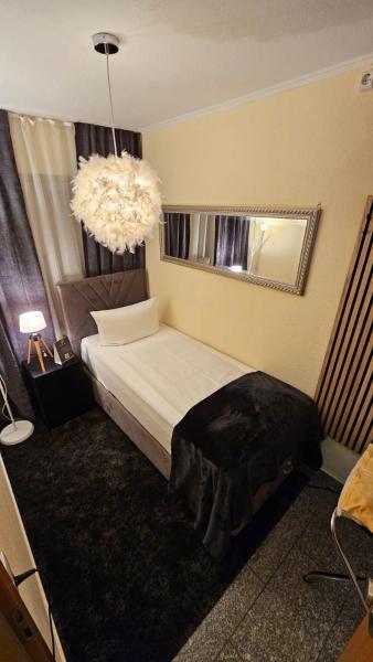 Altstadt Private Single Room With Private External Bathroom - Düsseldorf