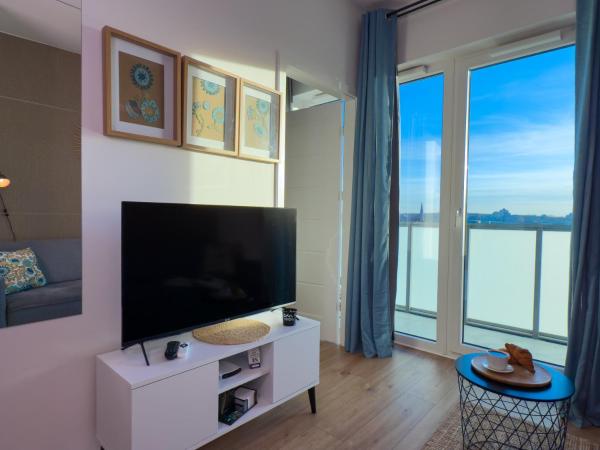 Urban Apartments Global - 12th Floor No 23a - Air Condition - Balcony - Free Garage - Katowice