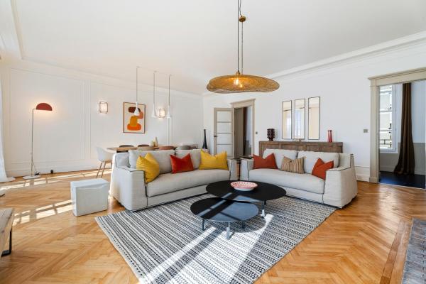Nice Renting - Victor - Historic Palace Luxury 3 Bedrooms - Gare de Nice Ville