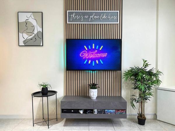 On Trend 3 Bedroom Home In Maerdy Near Attractions - Merthyr Tydfil