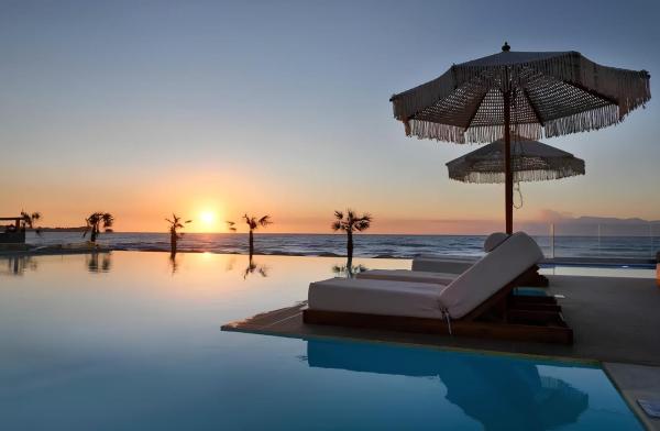 Corfu Acharavi Hotel - ケルキラ島