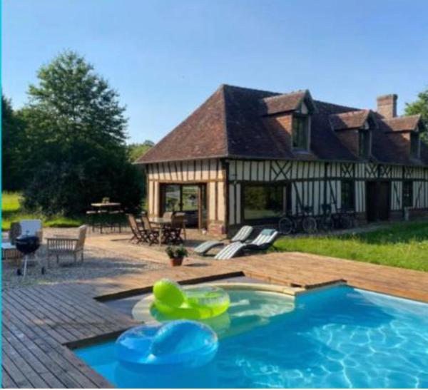 Longère Normande Avec Piscine Et Jardin - Eure