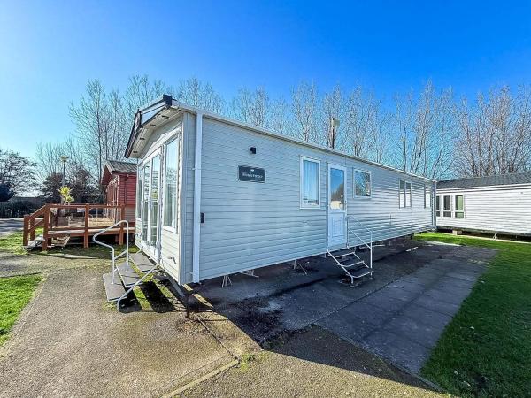Beautiful Caravan At Manor Park Nearby Hunstanton Beach Ref 23030w - Hunstanton