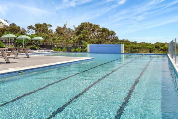 Finns At Caves Beach Resort - Newcastle