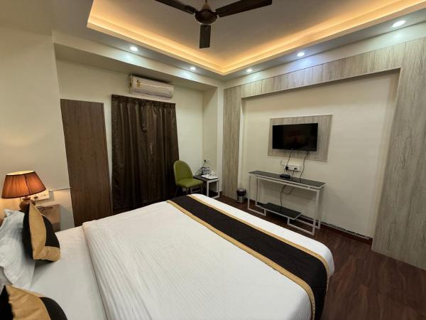 The Lake Palm Kalighat - Kolkata (Calcutta)