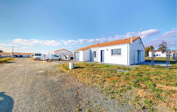 Lovely Home In Les Magnils-reigniers - La Tranche-sur-Mer