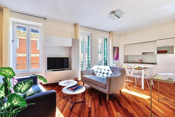 Rose 2-clim-centre-plage - Plage Rondelli (Menton)