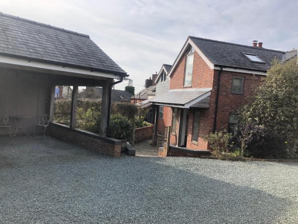 Top House - Welshpool