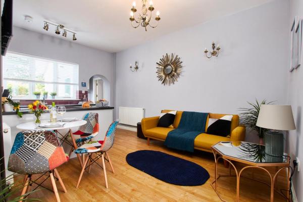 Delven House- Serviced Apartments - Peak District