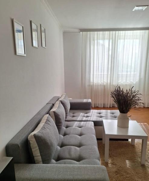 Surčin Apartment - Belgrade Nikola Tesla Airport (BEG)