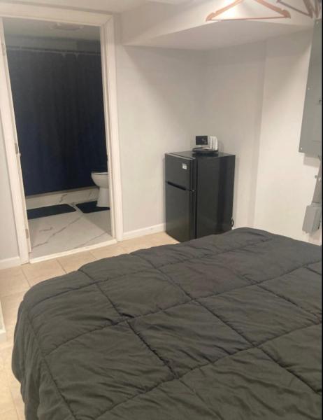 Cozy Bedroom With En-suite Bathroom - Connecticut