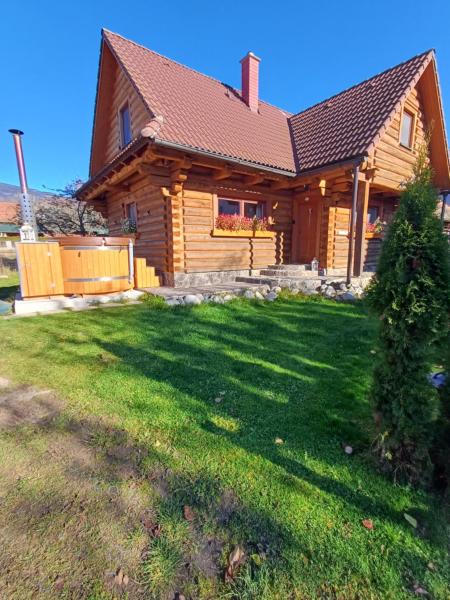 Drevenica Západné Tatry S Kúpacou Kaďou A Krbom - Slovakia