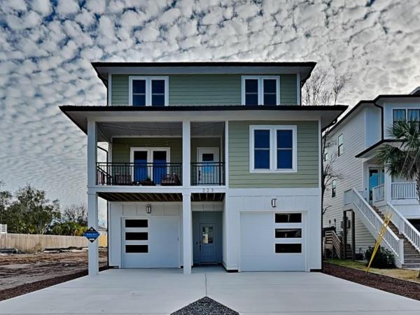 Carolina Bougie - Carolina Beach, NC