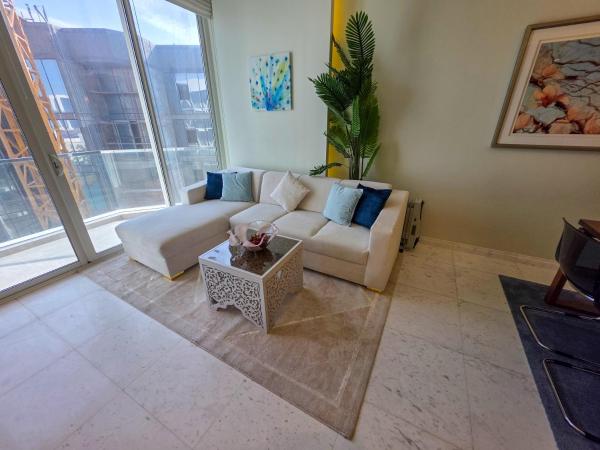 Luxury One Bedroom Apartment In Bahrain Bay - Bahrain
