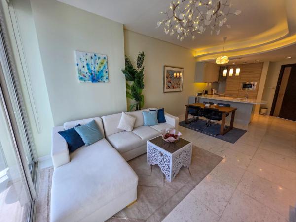 Luxury One Bedroom Apartment In Bahrain Bay - Manama