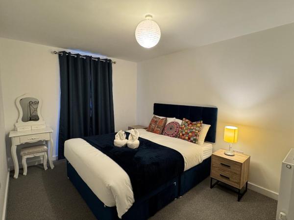 Town Centre 3, 1st Floor, King Bed Entire Flat - St Neots