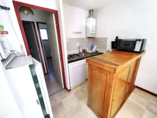 Villa Mitoyenne Avec Terrasse, Piscine Et Parking à Proximité De La Plage Et Du Centre - Fr-1-607-27 - Sète
