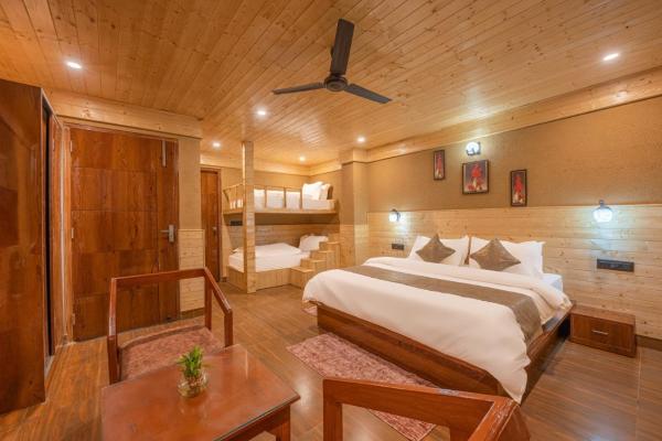 Heaven Of Himalayas I Vacations I Conference I Mice I Family Events I Open Air Terrace I Sky Bonfire I Wooden Rooms With Pvt Balconies I Kufri By Exotic Stays - Theog