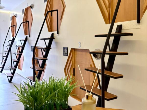 Hive Capsule Hostel - Tagbilaran City