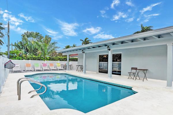 Luxury Villa With Heated Pool Close To Beach - Dania Beach, FL