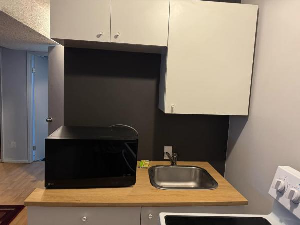 Cathy's Private Basement - Edmonton