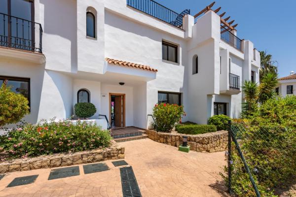 Casa Adosada En Campo De Golf Alcaidesa Links - Algésiras