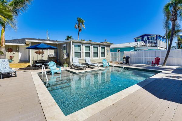 Outdoor Bar And Heated Pool Bradenton Beach Home - Anna Maria Island, FL