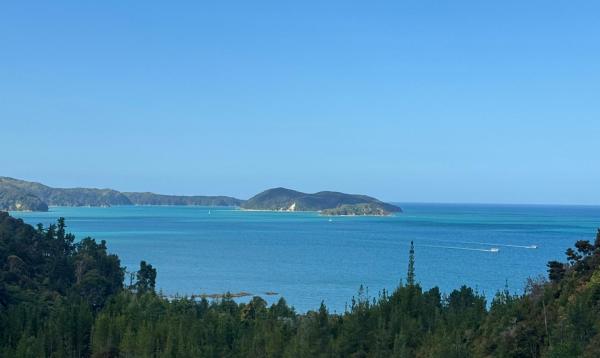 Hilltop Heaven - Kaiteriteri Holiday Home - South Island
