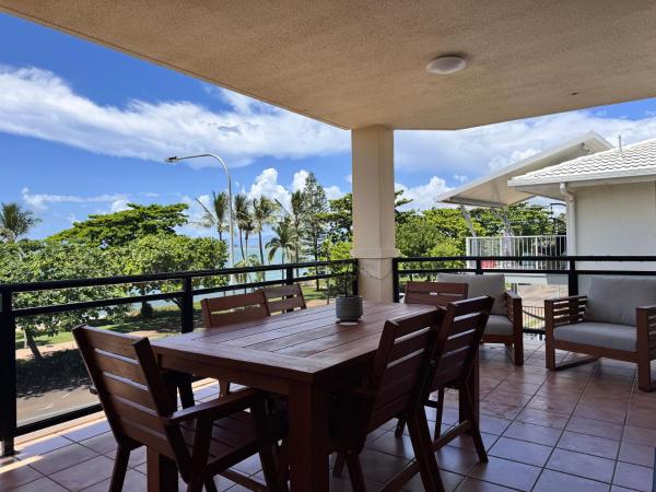 Spacious Beachfront Retreat, Spectacular Views - Townsville