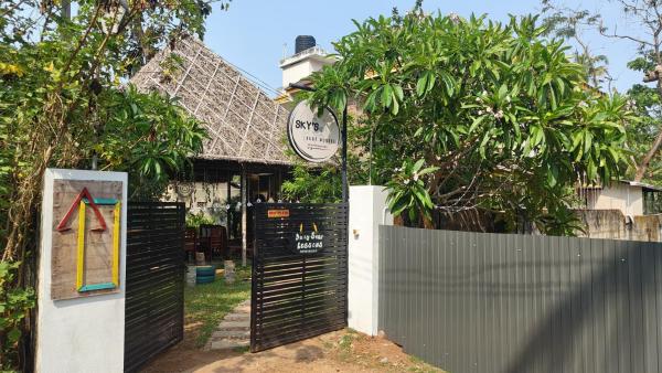Sky's Surf Hostel - Varkala