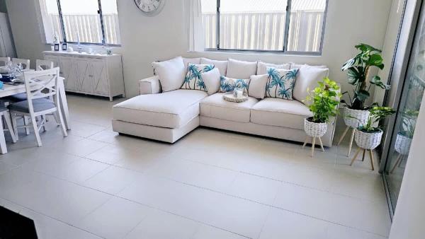 Eglinton Elegance - Hamptons Retreat - Yanchep